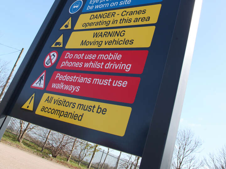 Signage & graphics for commercial space exteriors | Aura